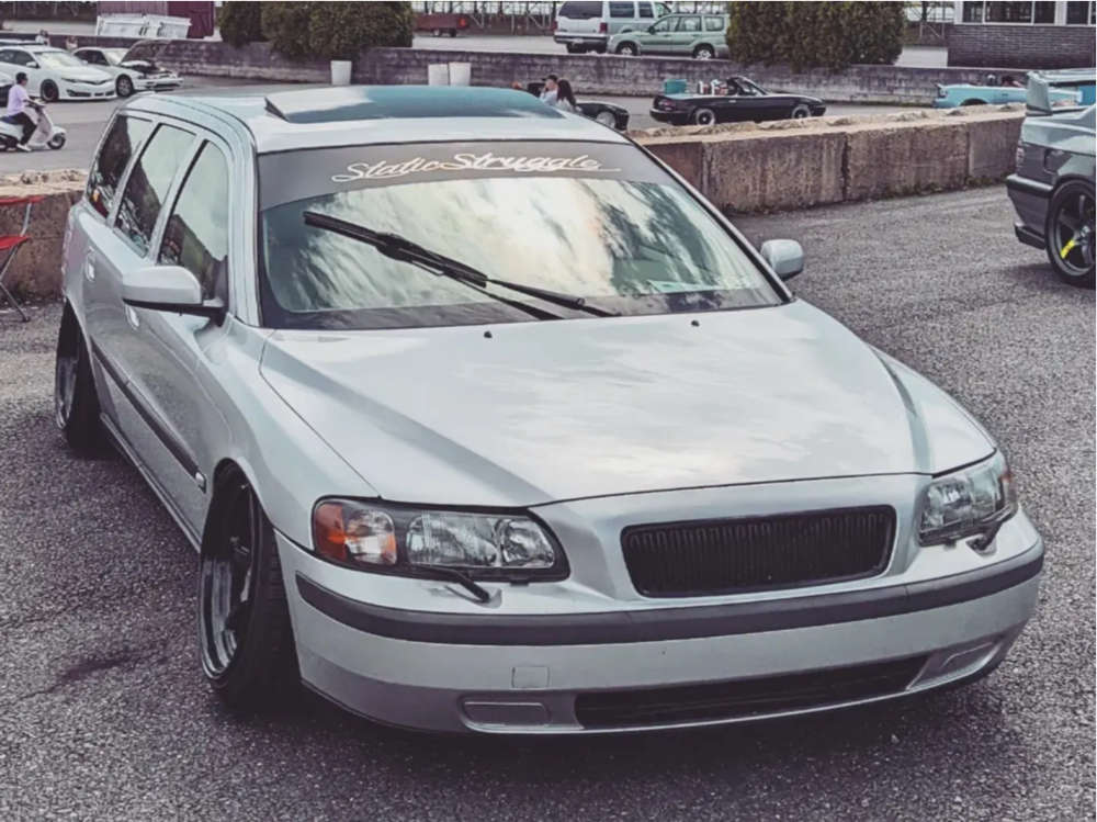 2004 Volvo V70 with 18x10.5 12 Kansei Roku and 245/35R18 Nankang Ns-25 ...