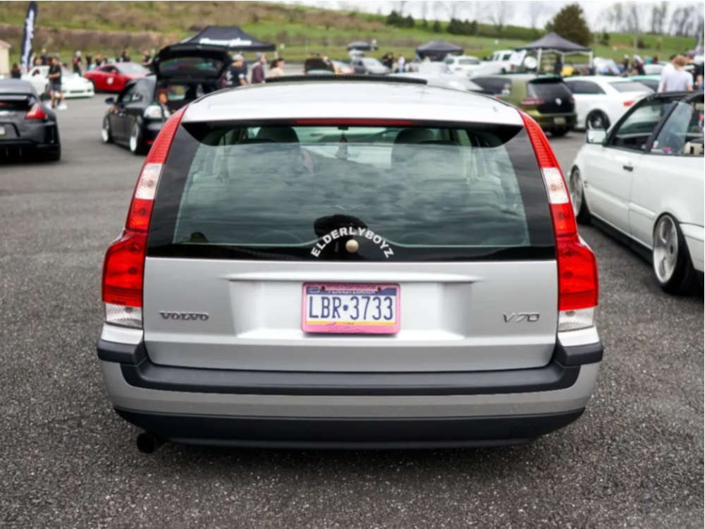 2004 Volvo V70 with 18x10.5 12 Kansei Roku and 245/35R18 Nankang Ns-25 ...