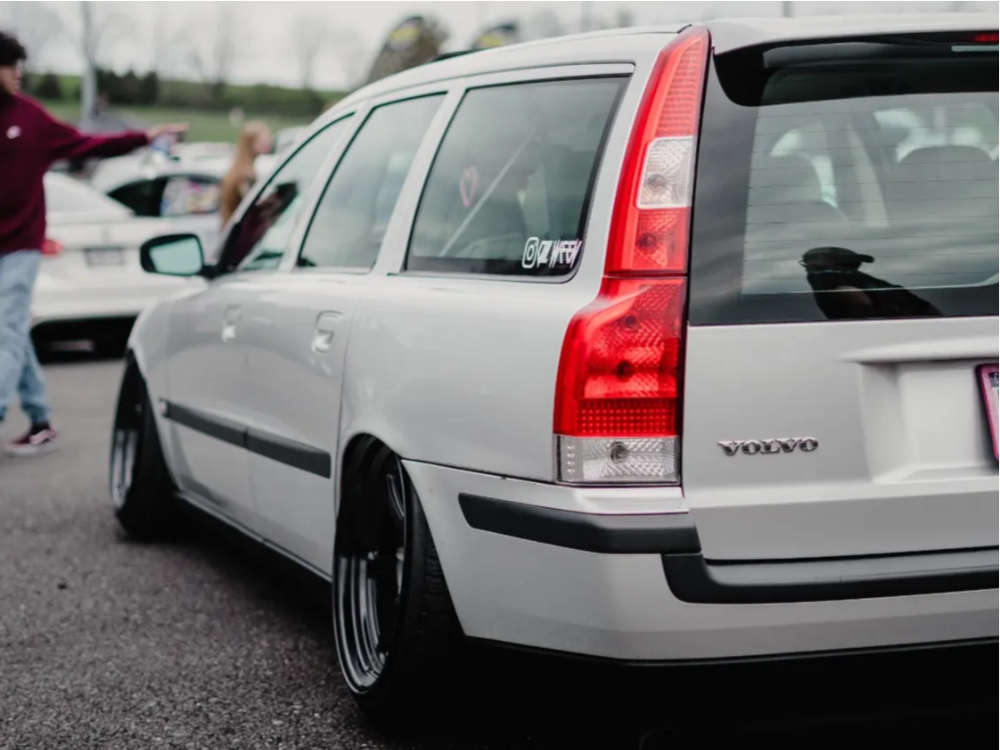 2004 Volvo V70 with 18x10.5 12 Kansei Roku and 245/35R18 Nankang Ns-25 ...