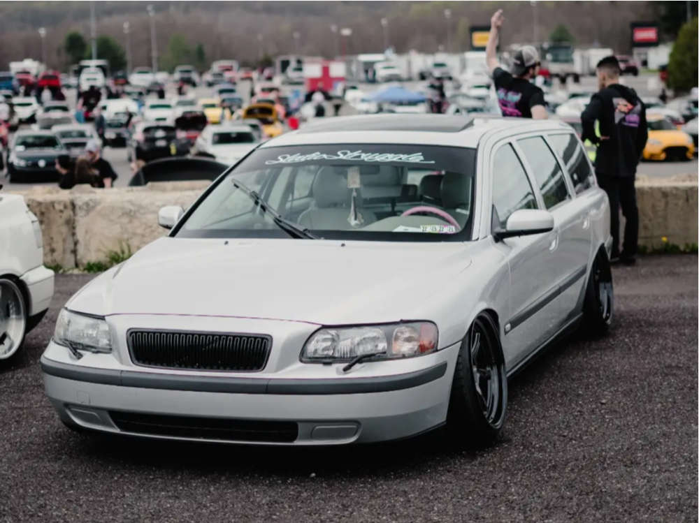2004 Volvo V70 with 18x10.5 12 Kansei Roku and 245/35R18 Nankang Ns-25 ...
