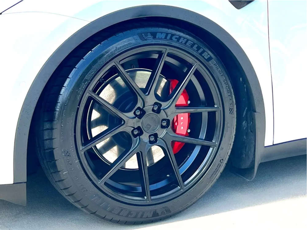 2020 Tesla Y with 20x9 32 Aodhan Aff3 and 255/40R20 Michelin Pilot ...