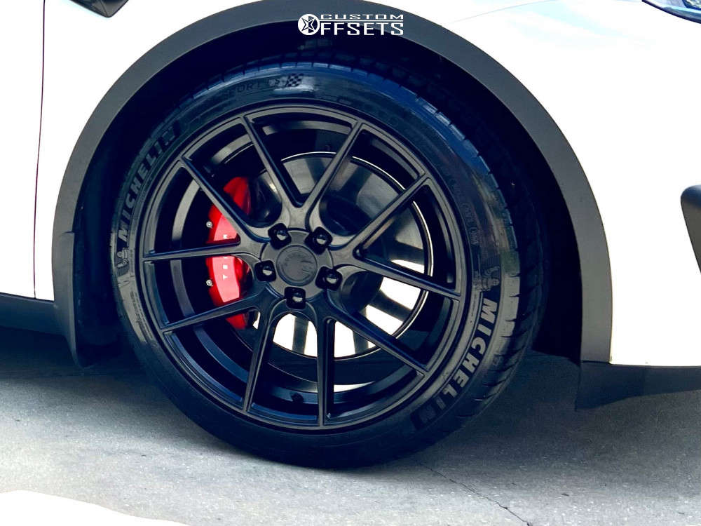 2020 Tesla Y with 20x9 32 Aodhan Aff3 and 255/40R20 Michelin Pilot ...