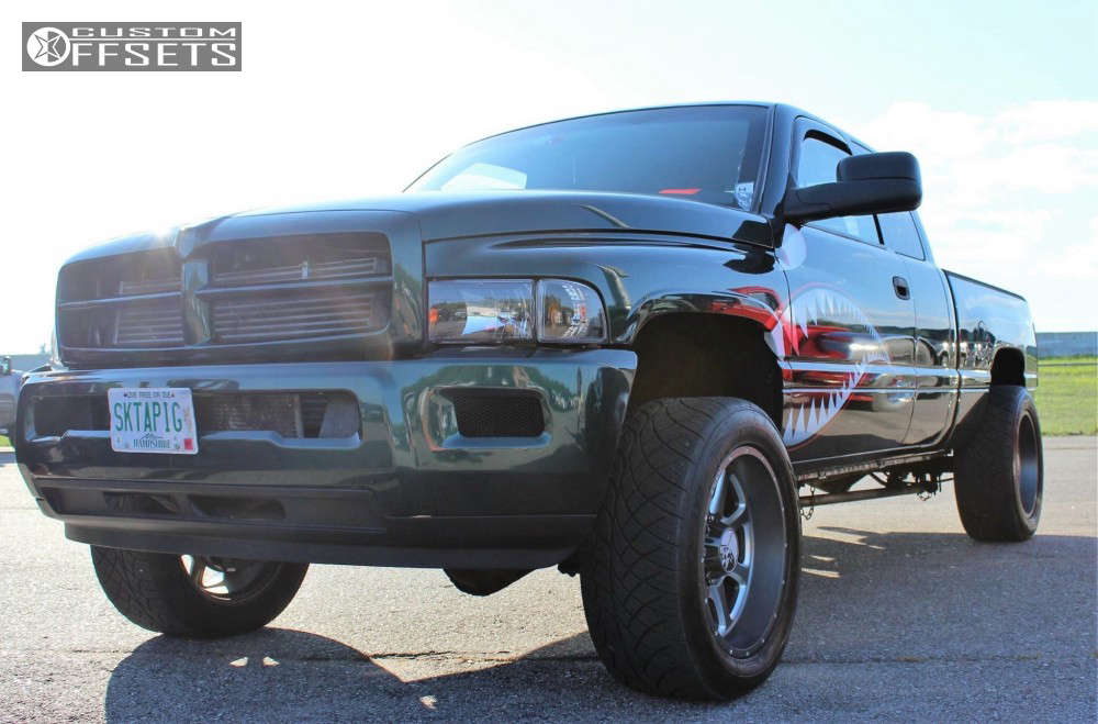 2001 Dodge Ram 2500 with 20x10 -19 Hostile Exile and 305/50R20 Nitto ...