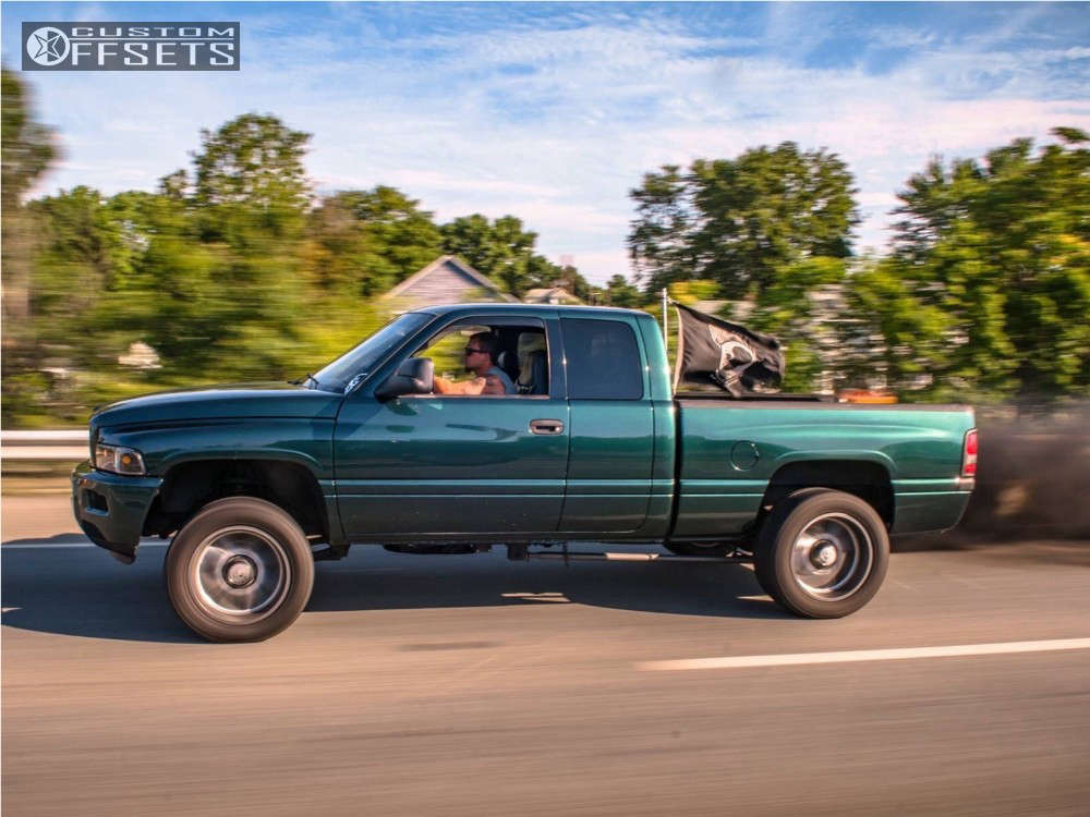 2001 Dodge Ram 2500 with 20x10 -19 Hostile Exile and 305/50R20 Nitto ...