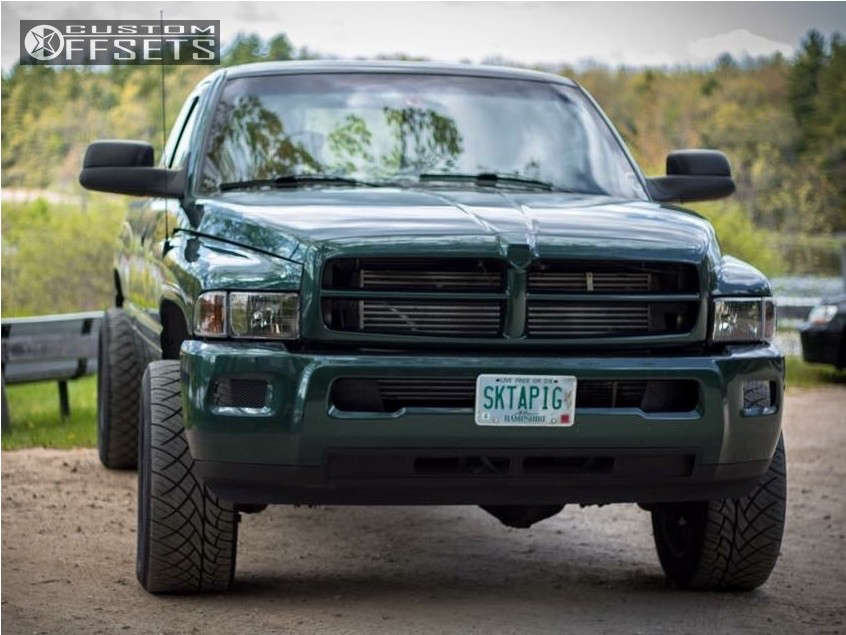 2001 Dodge Ram 2500 with 20x10 -19 Hostile Exile and 305/50R20 Nitto ...