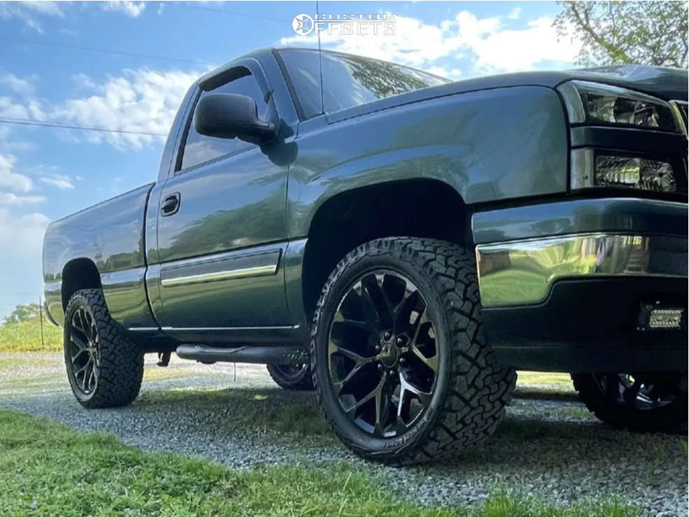 2006 Chevrolet Silverado 1500 with 22x9 24 Oe Performance 176 and 33/12 ...