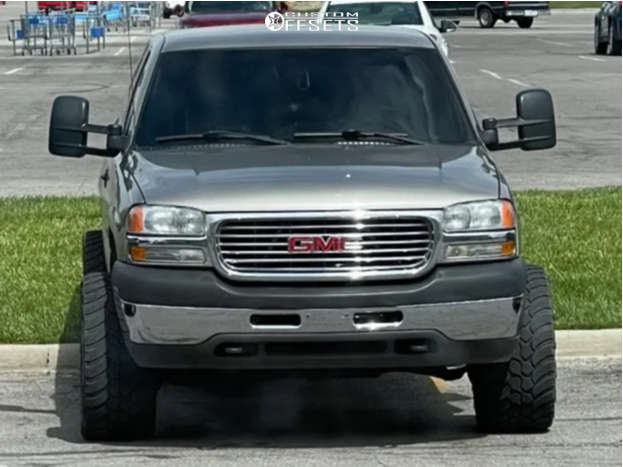 2002 GMC Sierra 2500 HD with 22x12 -51 Fuel Forged Ff09 and 33/12.5R22 ...