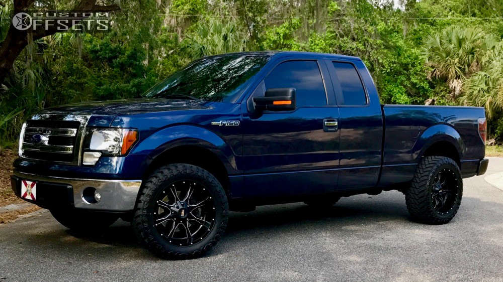 2014 Ford F-150 with 20x10 -24 Moto Metal Mo970 and 33/12.5R20 Atturo ...
