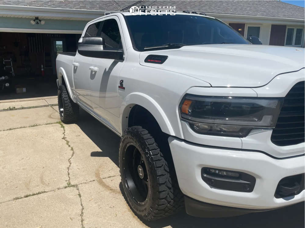 2019 Ram 2500 with 20x10 -19 Hostile Sprocket and 33/12.5R20 Goodyear ...