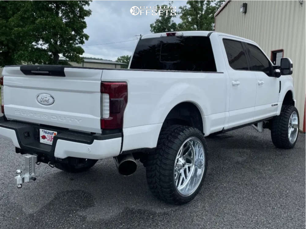 2019 Ford F-250 Super Duty with 26x12 -44 Fuel Triton and 37/13.5R26 ...