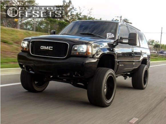 1999 GMC Yukon with 20x12 -44 XD Riot and 305/55R20 Pro Comp Xtreme At ...