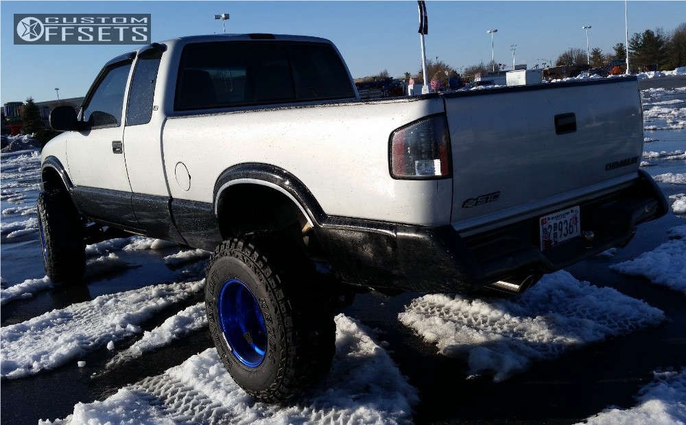 1997 Chevrolet S10 with 15x10 -63 Aero 50 Series and 32/11.5R15 Kenda ...