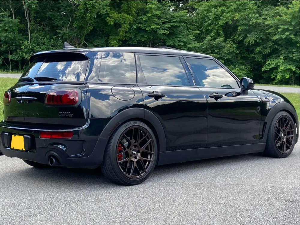 2016 Mini Cooper Clubman with 18x8 45 Flow One Race Spec F2 and 225 ...