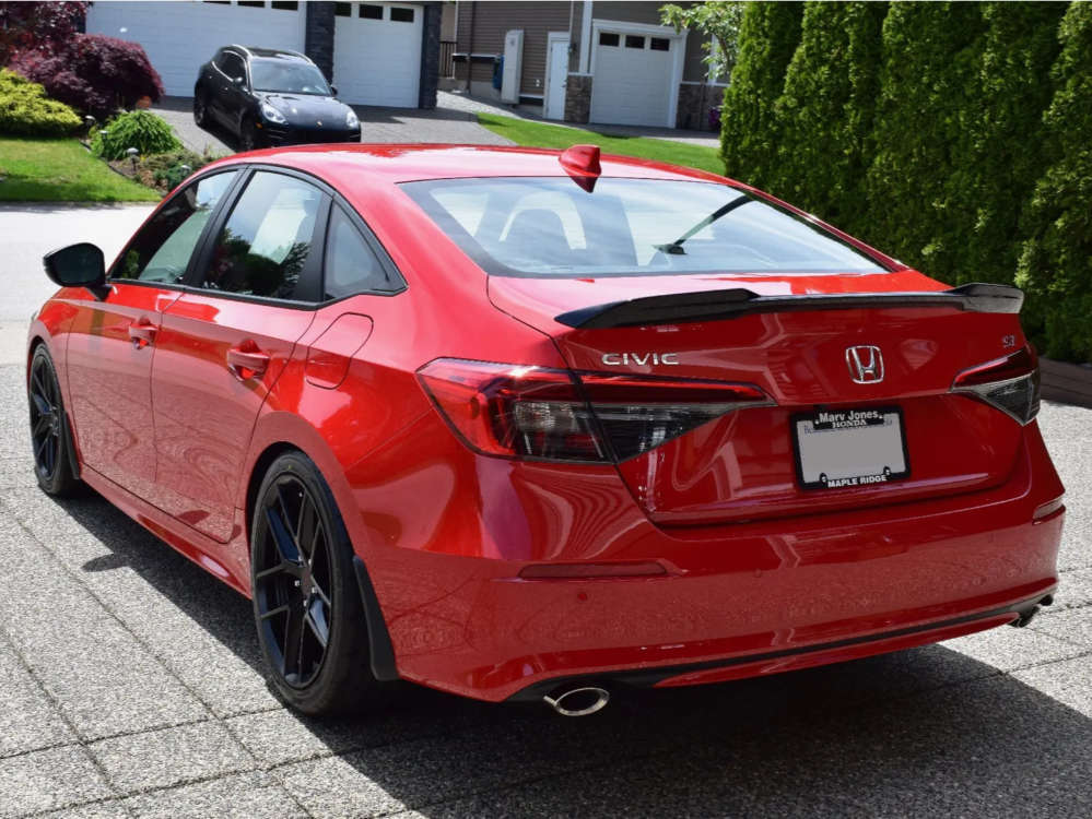 2022 Honda Civic with 18x8.5 45 Rotiform Flg and 245/40R18 Firestone ...
