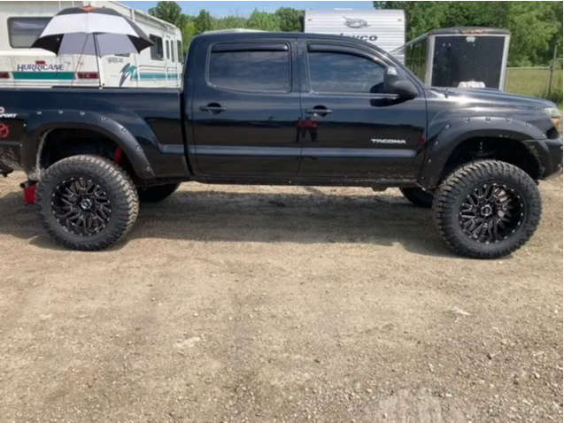 2013 Toyota Tacoma with 20x10 -25 Vision Brawl and 35/12.5R20 Radar ...