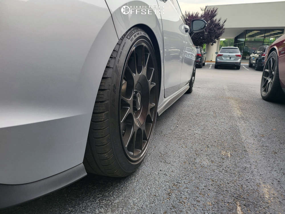 2022 Volkswagen GTI with 18x8.5 45 Rotiform Tuf-r and 225/40R18 ...