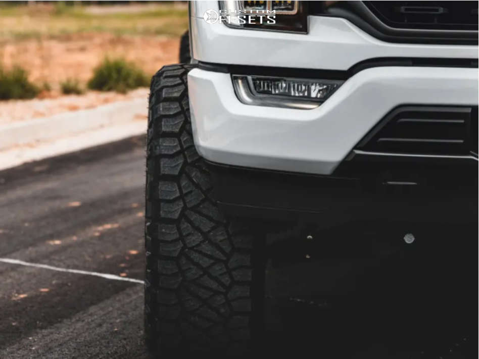2021 Ford F-150 with 22x12 -44 Hostile Reaper and 35/12.5R22 Nitto ...