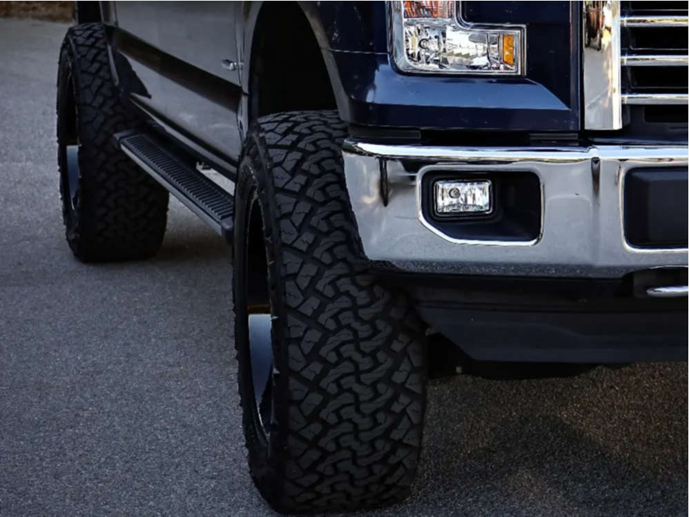 2017 Ford F-150 with 20x10 -25 Ultra Menace and 35/12.5R20 Venom Power ...