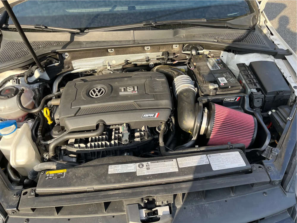 2019 Volkswagen Golf R with 18x8.5 45 Neuspeed Rse11r and 235/40R18 ...