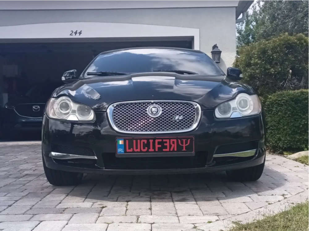 2010 Jaguar XFR with 22x9 35 XIX X15 and 245/30R22 Lionhart LH-Five and ...