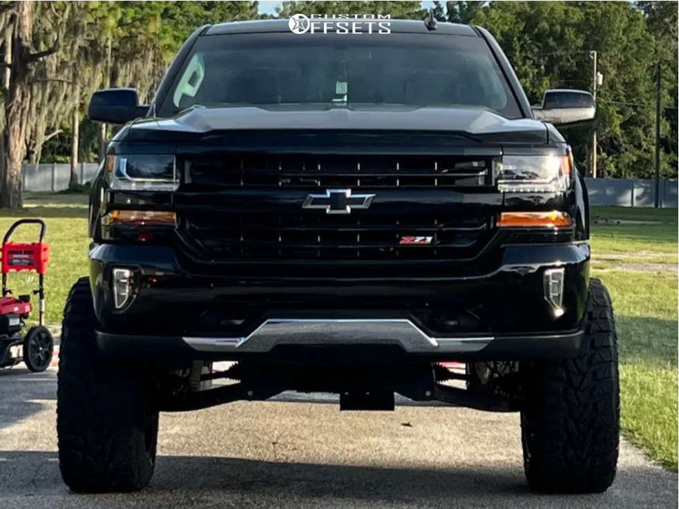 2016 Chevrolet Silverado 1500 with 22x12 -44 TIS 544BMR and 36/13.5R22 Versatyre Mxt and ...