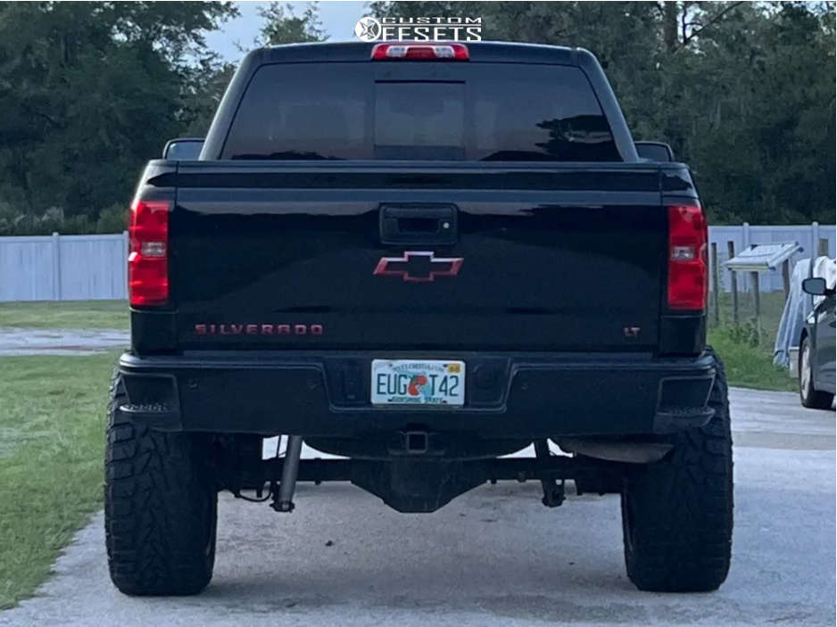 2016 Chevrolet Silverado 1500 with 22x12 -44 TIS 544BMR and 36/13.5R22 Versatyre Mxt and ...