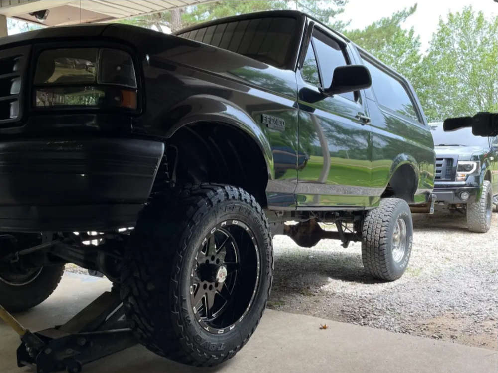 1995 Ford Bronco with 20x10 -25 TIS 551BM and 35/11.5R20 Toyo Tires ...