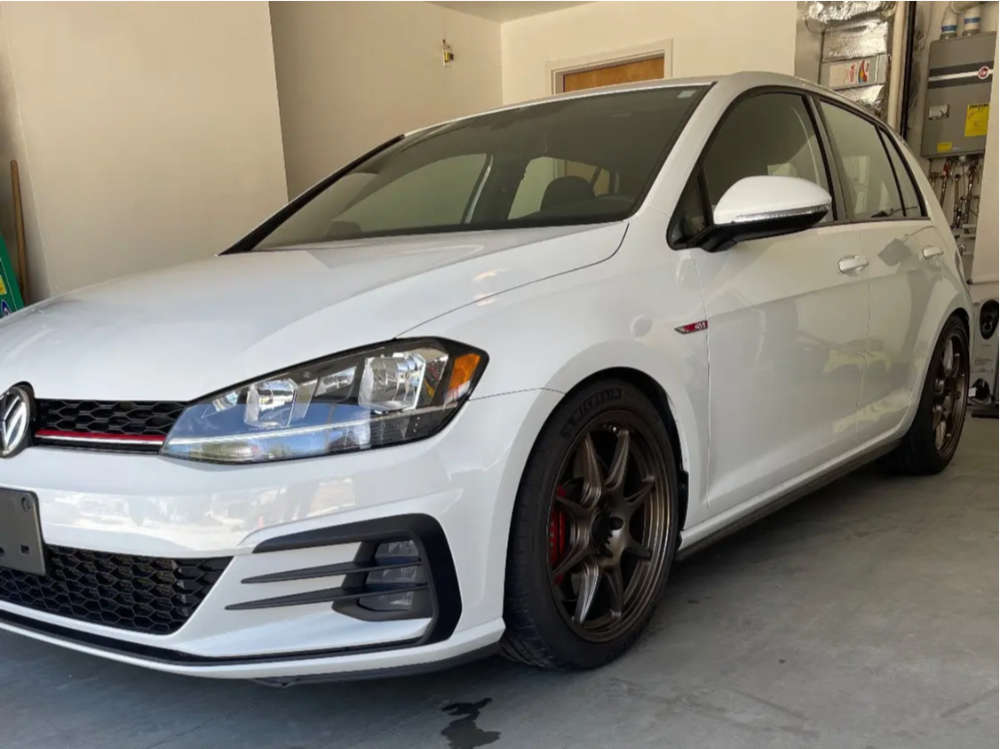 2020 Volkswagen GTI with 18x8.5 43 Konig Lockout and 235/40R18 Michelin ...