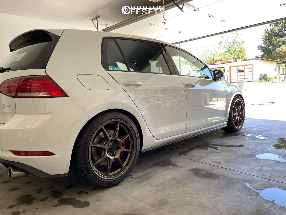 2020 Volkswagen GTI with 18x8.5 43 Konig Lockout and 235/40R18 Michelin ...