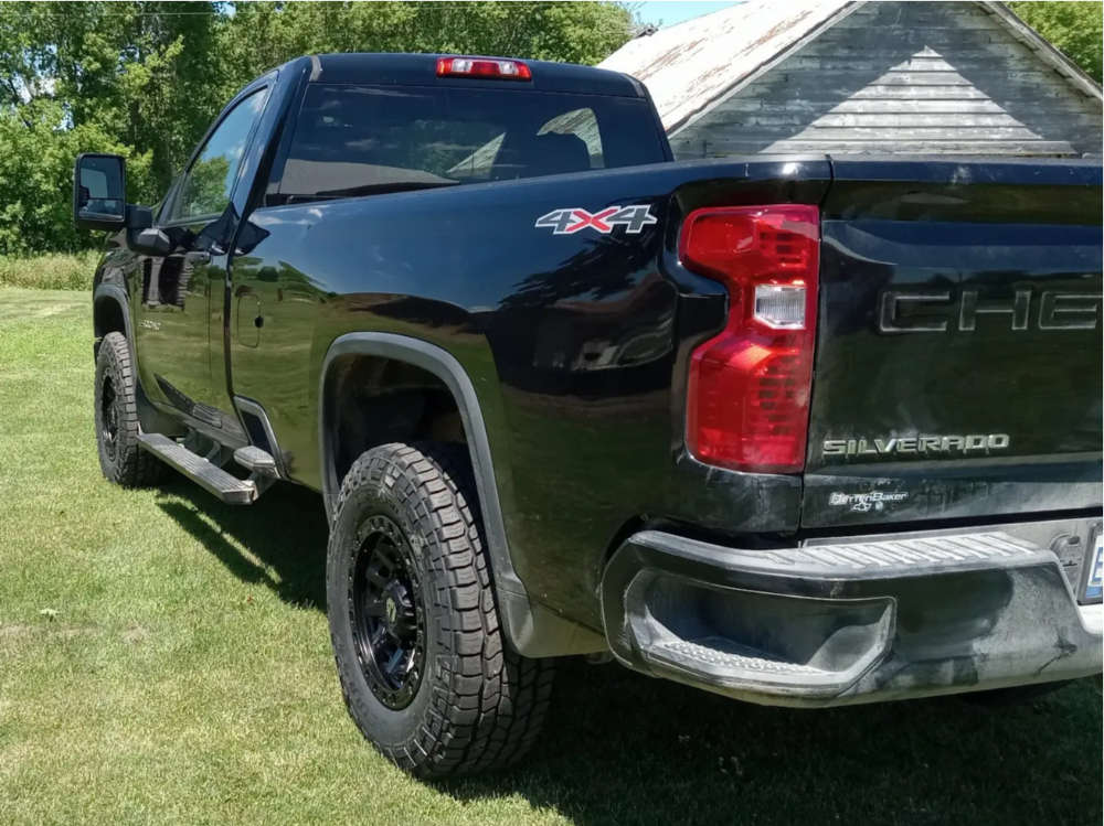2022 Chevrolet Silverado 2500 HD with 18x9 20 Fuel Covert and 35/12.5R18 Cooper Discoverer At3 ...