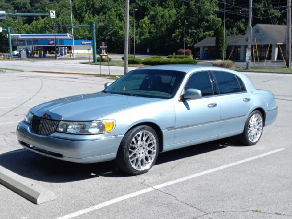 1998 Lincoln Town Car with 20x8.5 35 Vision Recoil and 245/45R20 Toyo ...