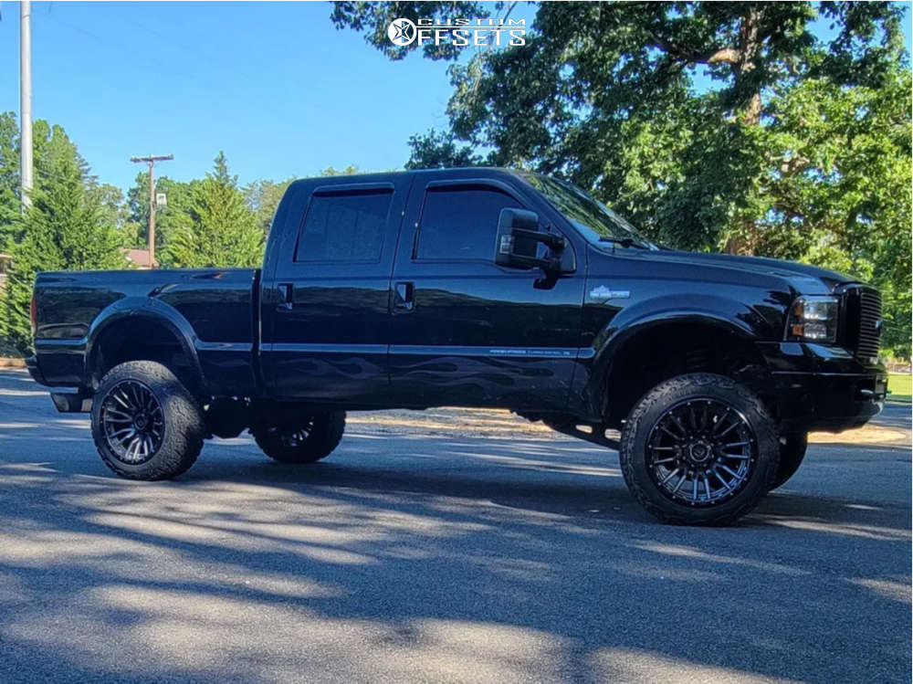 2006 Ford F-250 Super Duty with 22x12 -44 Fuel Rebel 8 and 35/12.5R22 ...