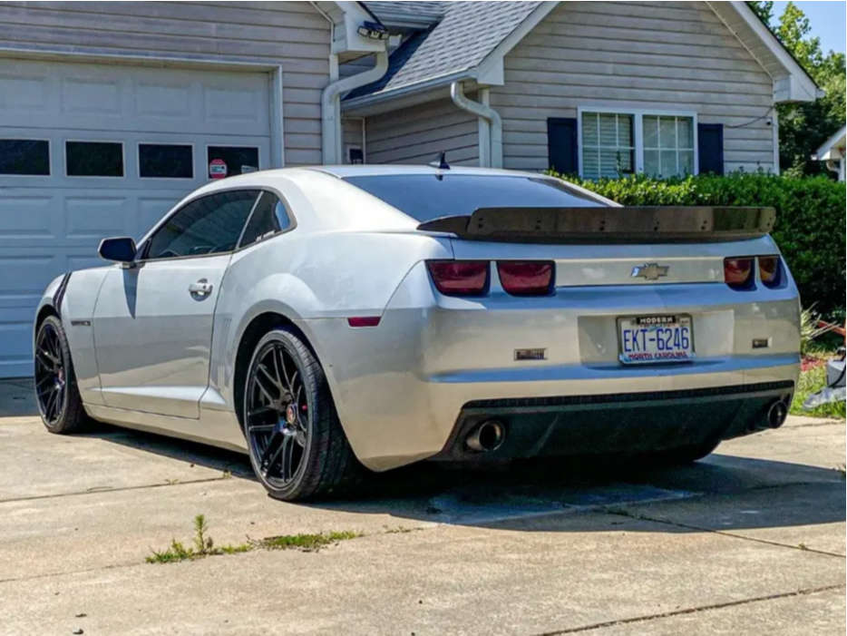 2011 Chevrolet Camaro with 19x9 30 Curva C300 and 275/30R19 Vercelli ...