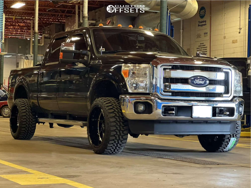 2015 Ford F-250 Super Duty with 20x12 -44 Moto Metal Mo997 and 33/12 ...