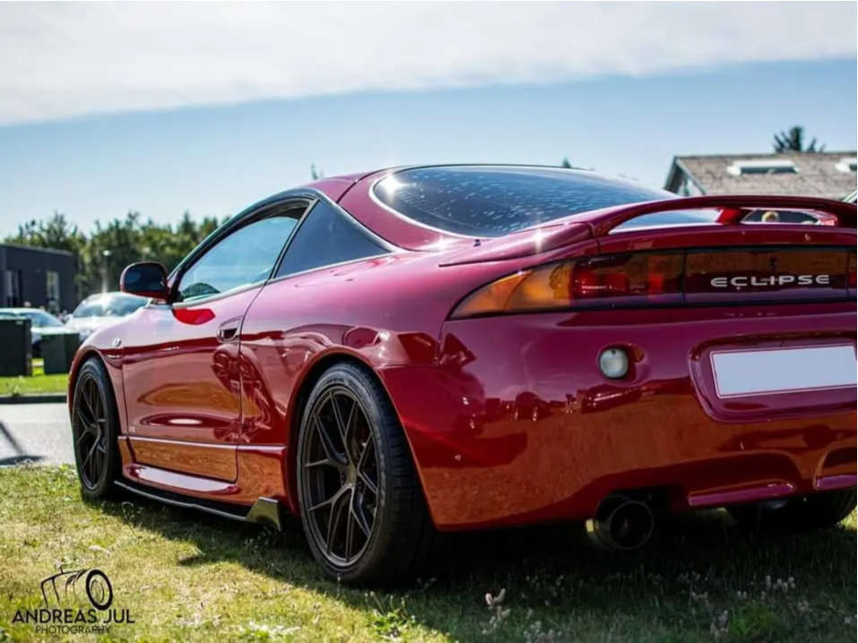 1996 Mitsubishi Eclipse with 18x8.5 42 Japan Racing Sl01 and 225/40R18 ...