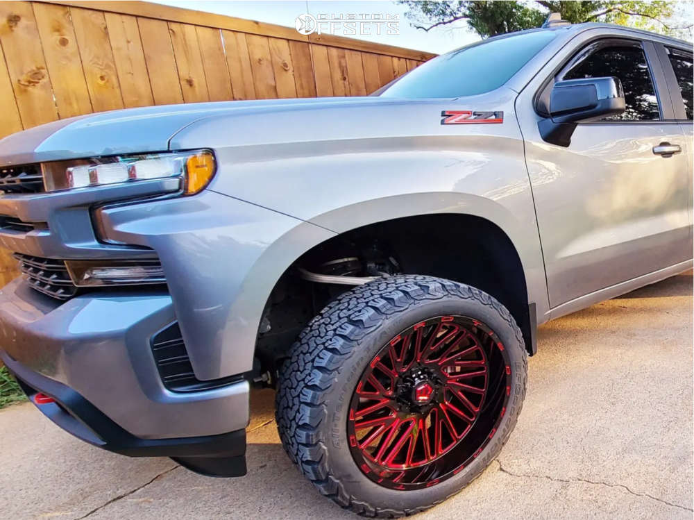 2019 Chevrolet Silverado 1500 with 22x12 -44 TIS 553BMR and 33/12.5R22 ...