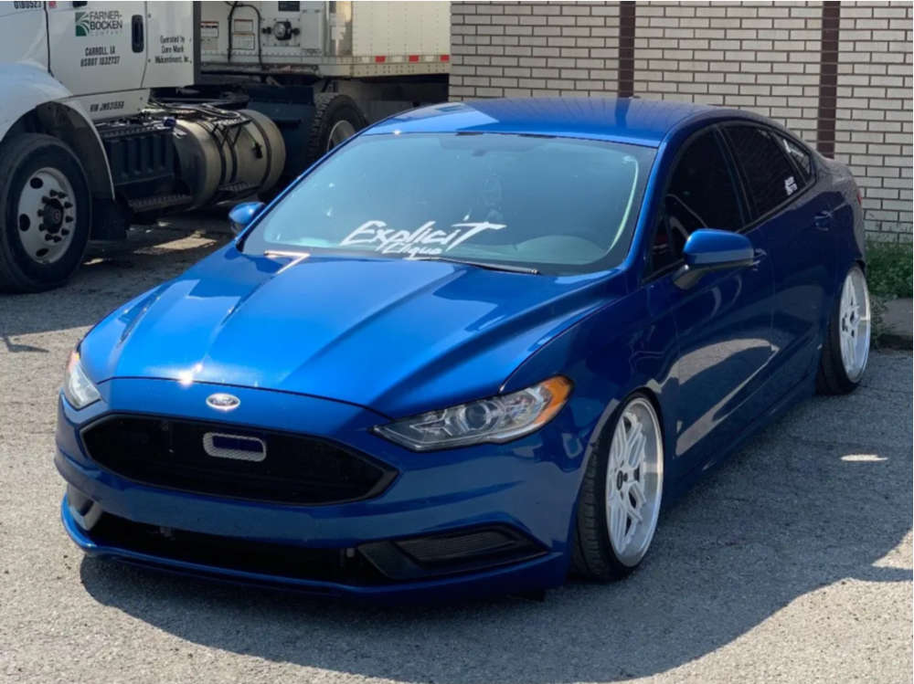 2017 Ford Fusion with 19x9.5 22 ESR Cs15 and 215/35R19 Nitto Neo Gen ...