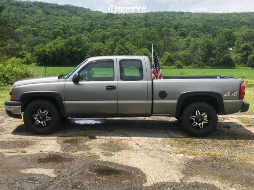 2007 Chevrolet Silverado 1500 Classic with 18x9 18 TIS 538MB and 275 ...