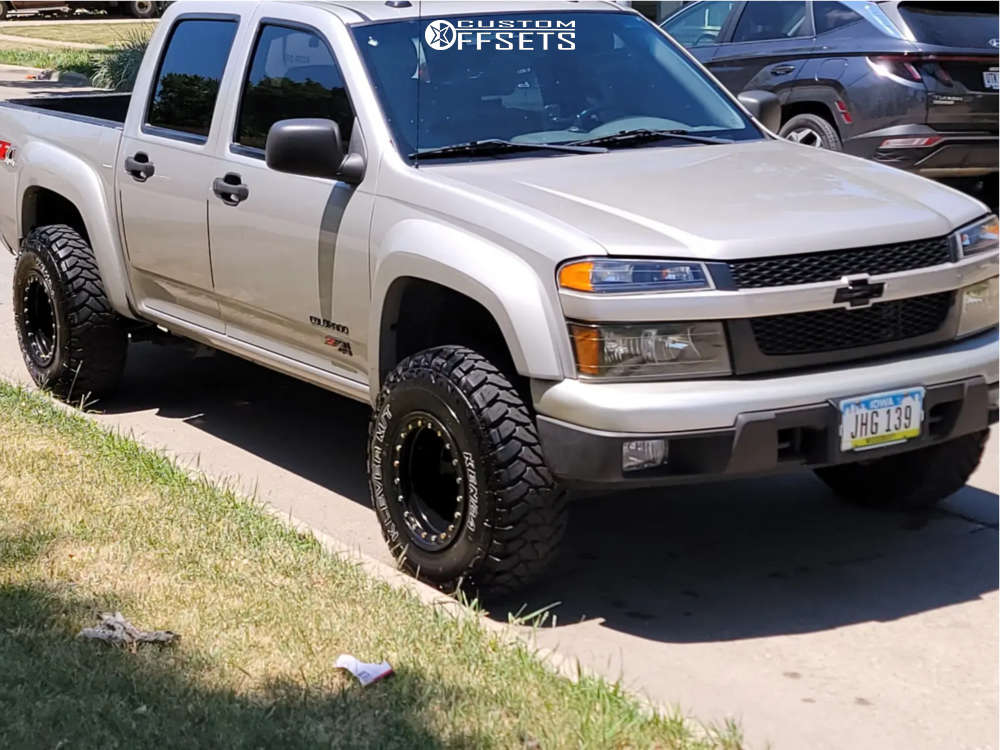 2004 Chevrolet Colorado with 15x10 -44 Pro Comp Series 252 and 31/10 ...