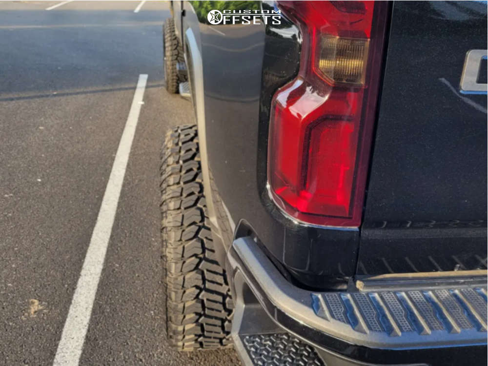 2021 Chevrolet Silverado 2500 HD with 22x12 -51 Vision Razor and 37/13 ...