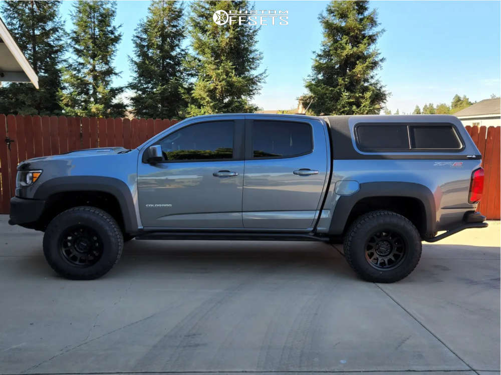 2020 Chevrolet Colorado with 17x8.5 0 Method Mr703 and 265/70R17 Toyo ...