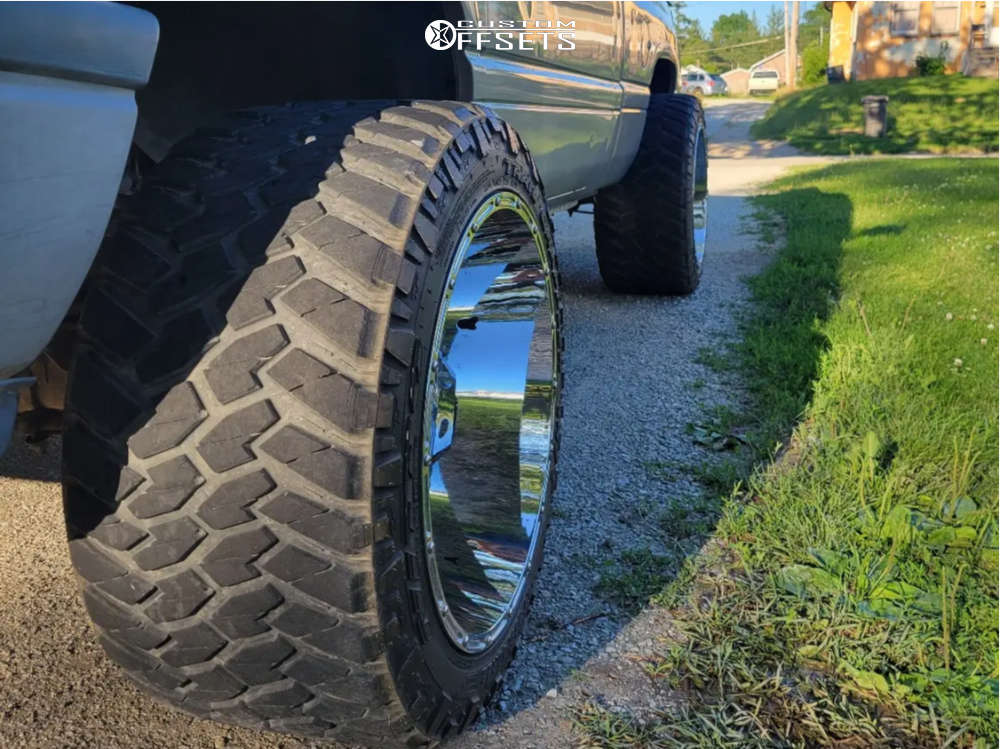 2000 Dodge Ram 1500 with 22x14 -76 XD XD809 Riot and 355/40R22 Nitto ...