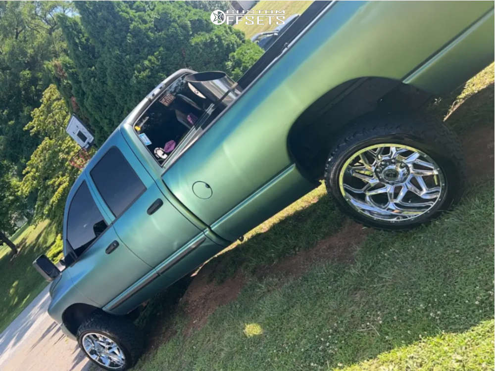 2004 Dodge Ram 2500 with 22x12 -51 Vision Spyder and 33/12.5R22 Venom ...