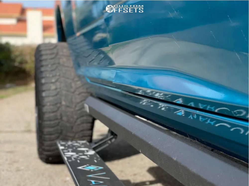 2016 Ram 2500 with 24x14 -76 Dropstars 657bm and 35/13.5R24 Radar ...