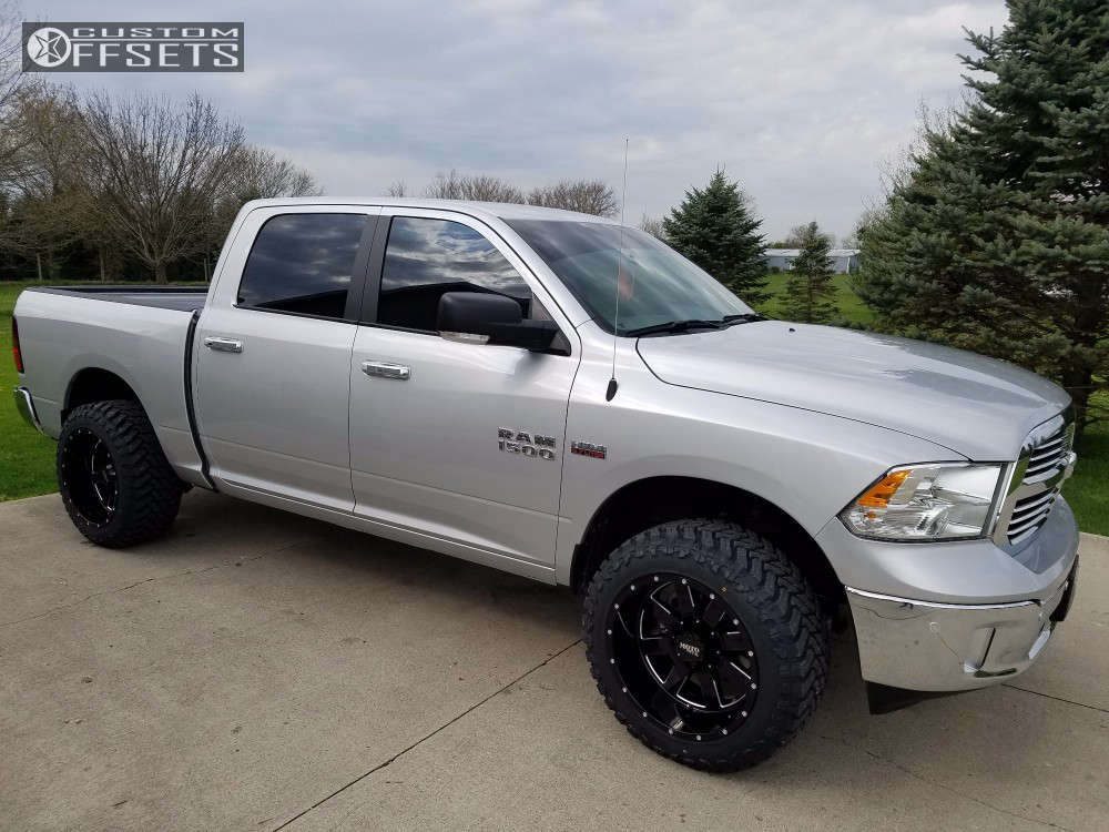 2016 Ram 1500 with 20x12 -44 Moto Metal Mo962 and 33/12.5R20 Atturo ...