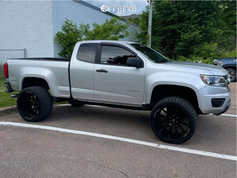 2015 Chevrolet Colorado with 24x14 -76 GT Offroad Raid and 33/14.5R24 ...