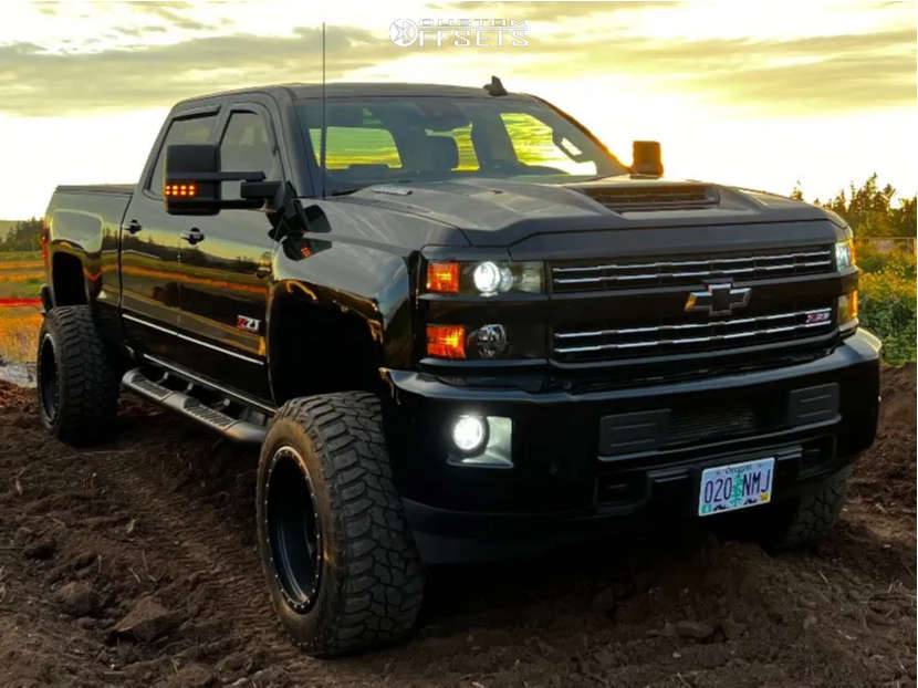 2017 Chevrolet Silverado 2500 HD with 20x12 -52 Method Nv and 35/12 ...