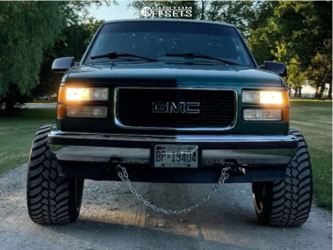 1996 GMC C1500 with 22x14 -76 American Truxx Warrior and 33/12.5R22 AMP ...