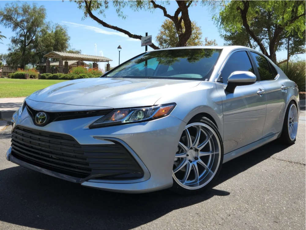 2022 Toyota Camry with 20x9 35 XXR 527d and 245/35R20 Sentury Touring ...