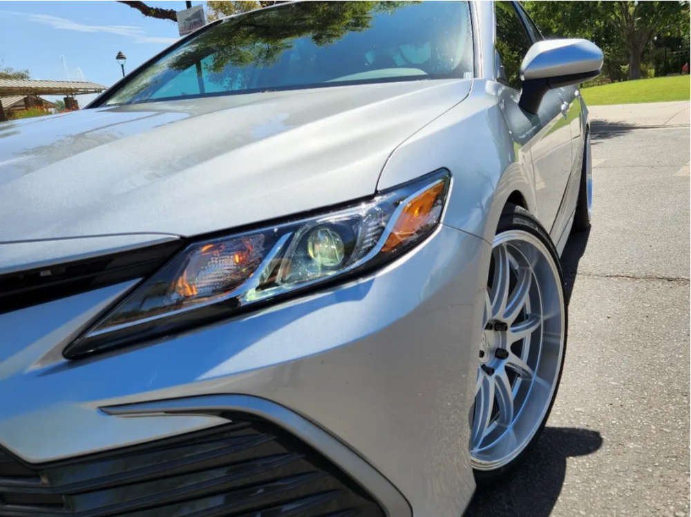 2022 Toyota Camry with 20x9 35 XXR 527d and 245/35R20 Sentury Touring ...